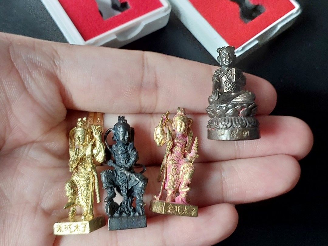 金吒，木吒，哪吒 jinzha muzha nezha 3 brothers set, Hobbies & Toys, Memorabilia ...