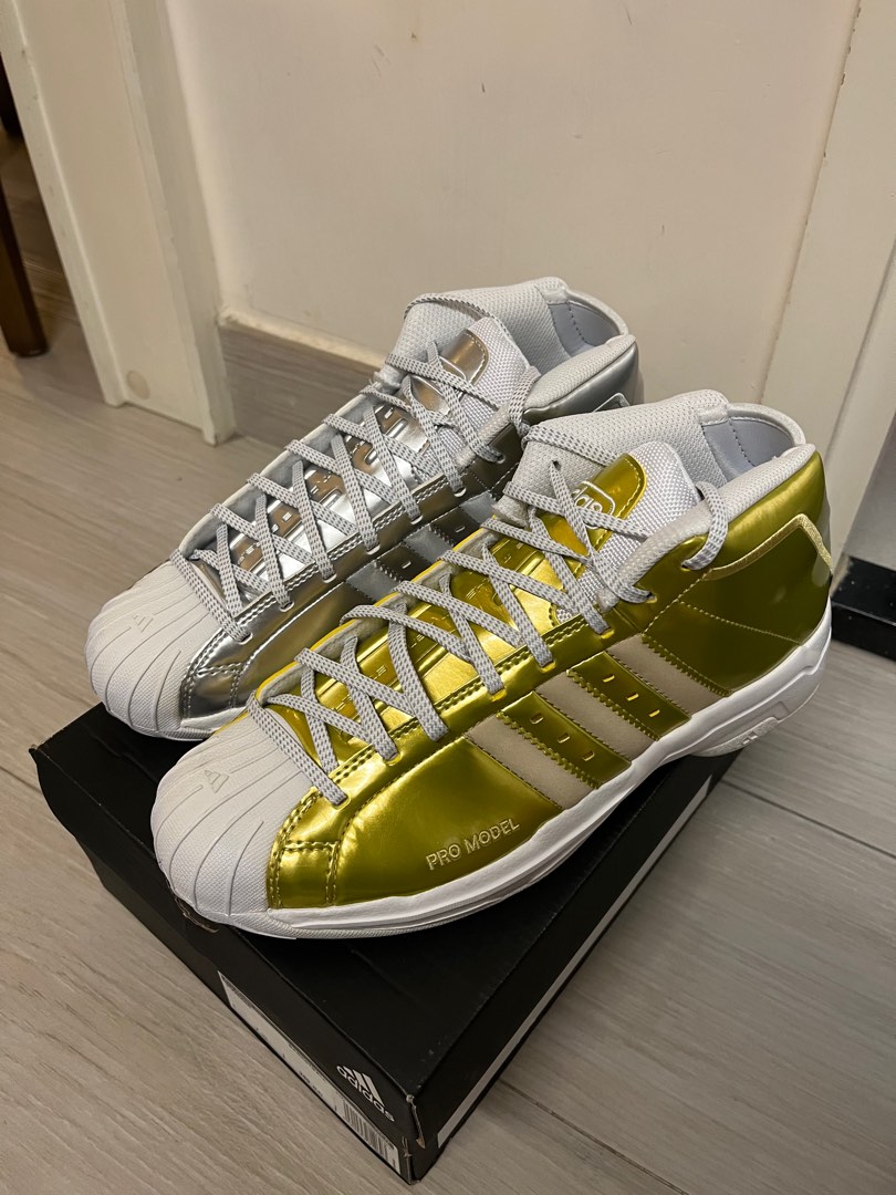 Adidas Pro Model 2G Gold and Silver Metallic, 男裝, 鞋, 波鞋 - Carousell