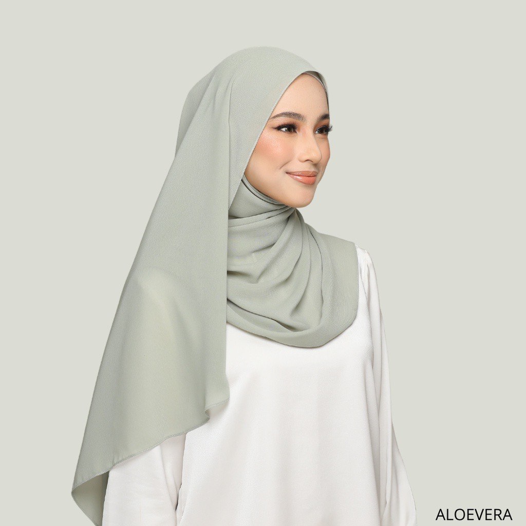 Arabic Shawl, Women's Fashion, Muslimah Fashion, Hijabs on Carousell