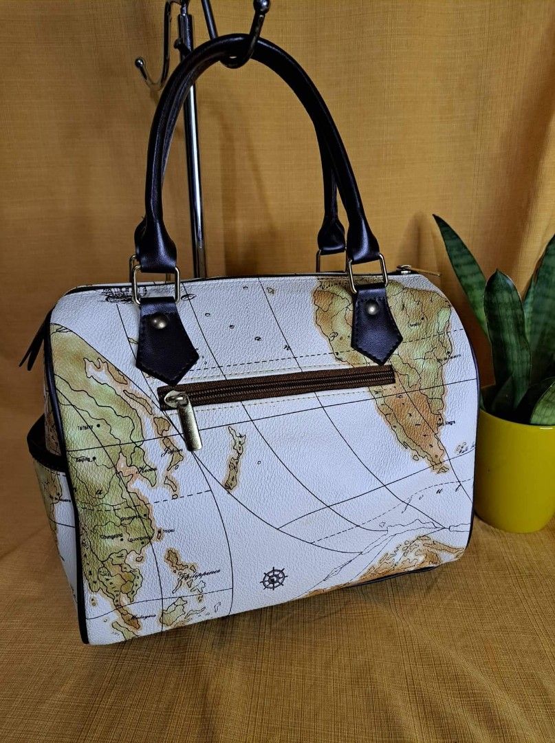 Boston Map Bag, Women's Fashion, Bags & Wallets, Clutches on Carousell