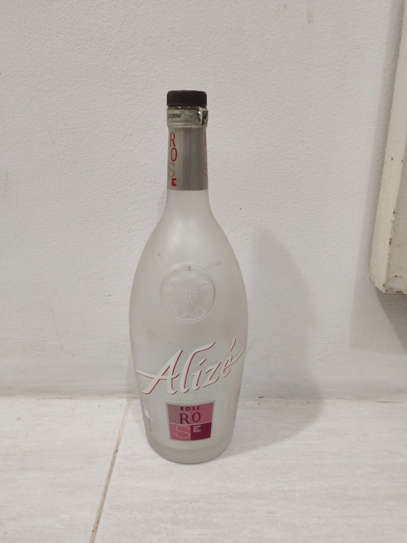 Botol Bekas Minuman Aliza Vodka Made In France Kuno Jadul Antik, Antik ...