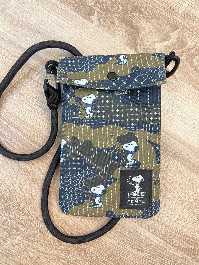 Brand New Snoopy Bag, Women's Fashion, Bags & Wallets, Purses & Pouches ...