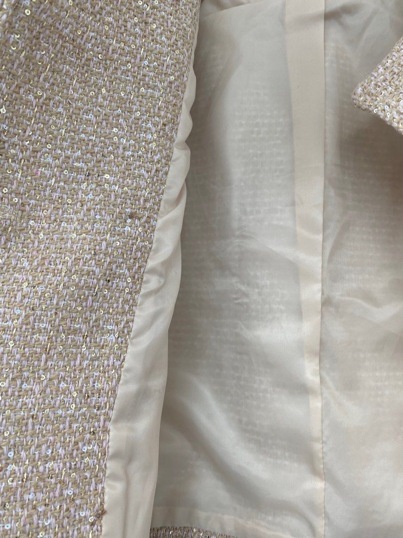 Champagne colour tweed jacket 香檳色tweed 外套, 女裝, 外套及戶外衣服 - Carousell