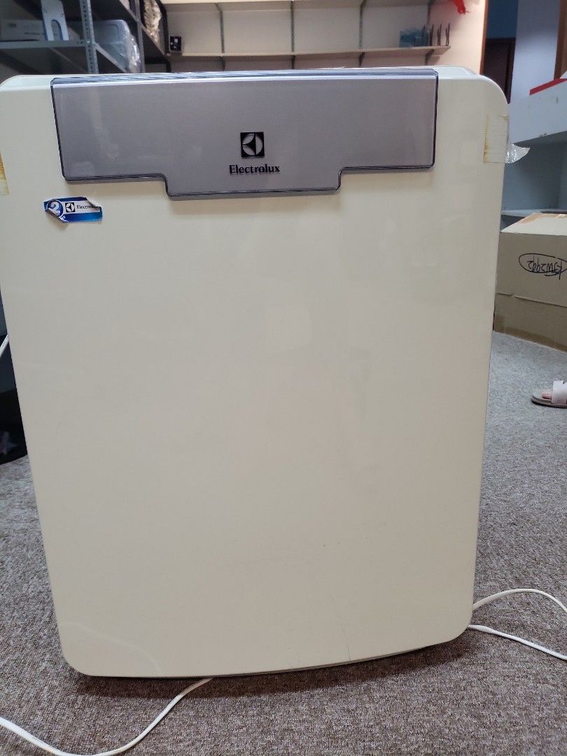 Electrolux Air Cleaner, Furniture & Home Living, Cleaning & Homecare ...