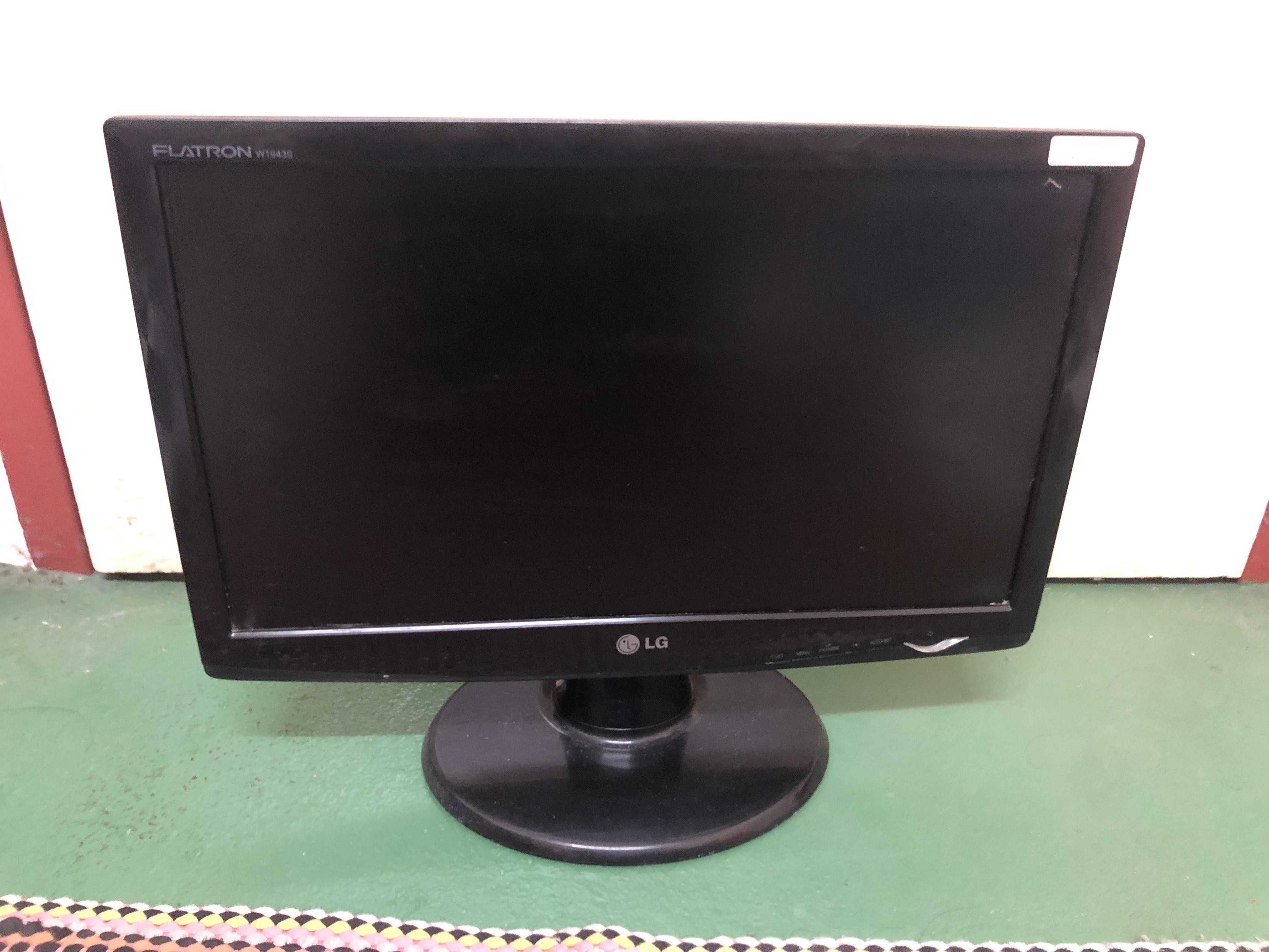 [FREE] Faulty Monitor LG 19inch, Computers & Tech, Parts & Accessories ...