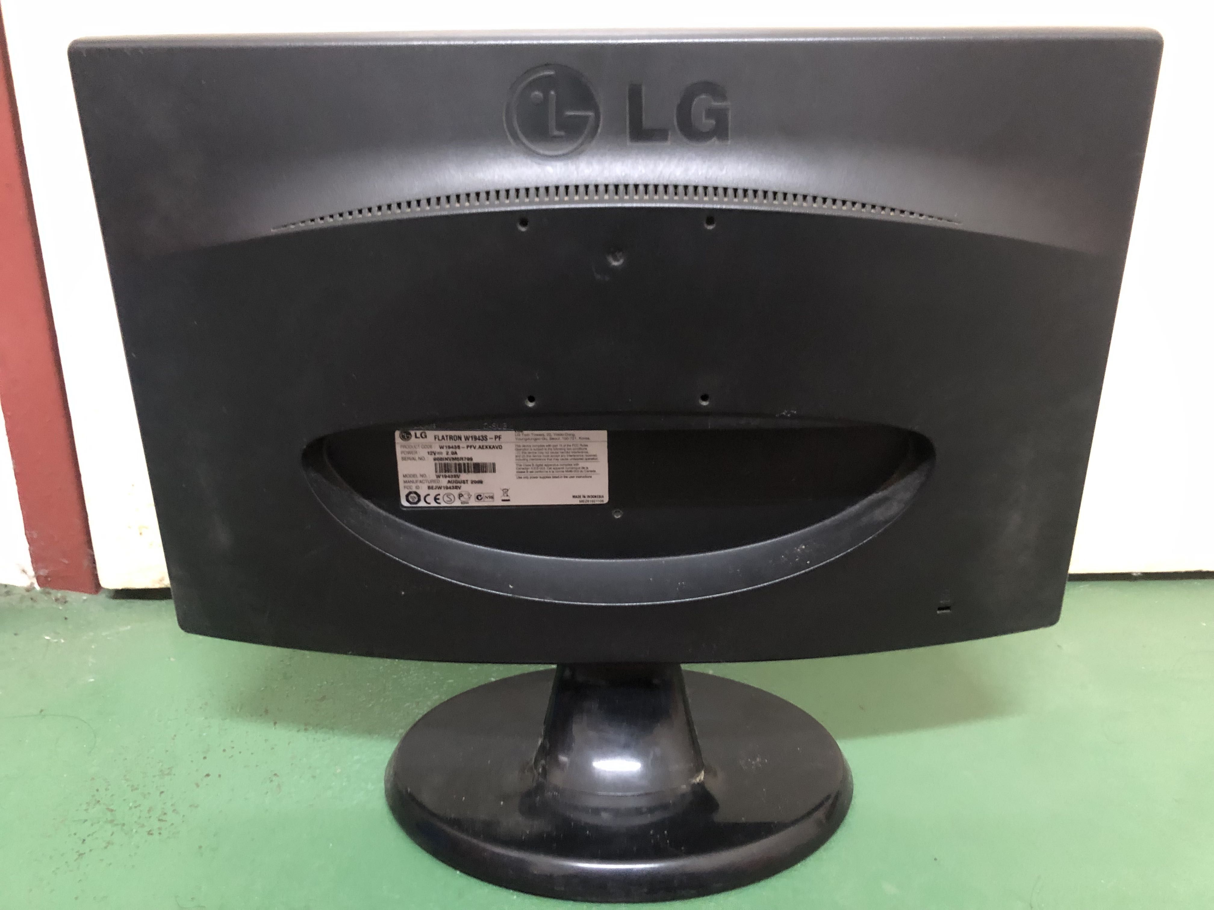 [FREE] Faulty Monitor LG 19inch, Computers & Tech, Parts & Accessories ...