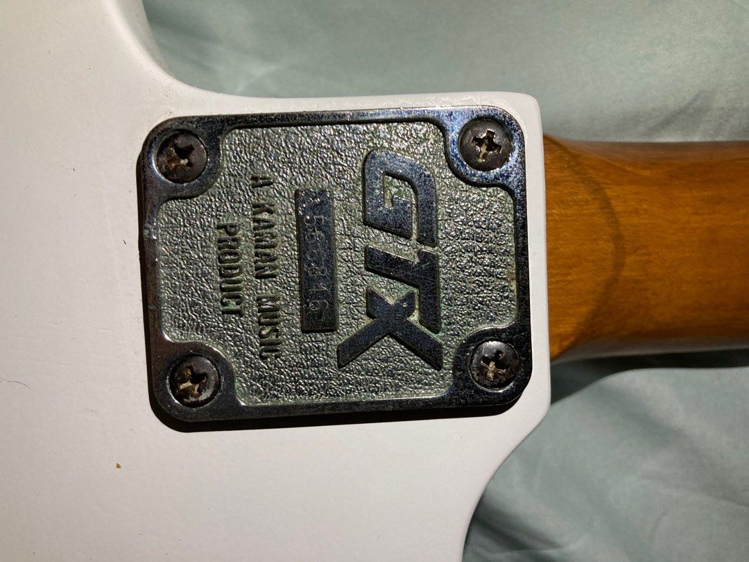 Gtx 33 Guitar, Hobbies & Toys, Music & Media, Musical Instruments on ...