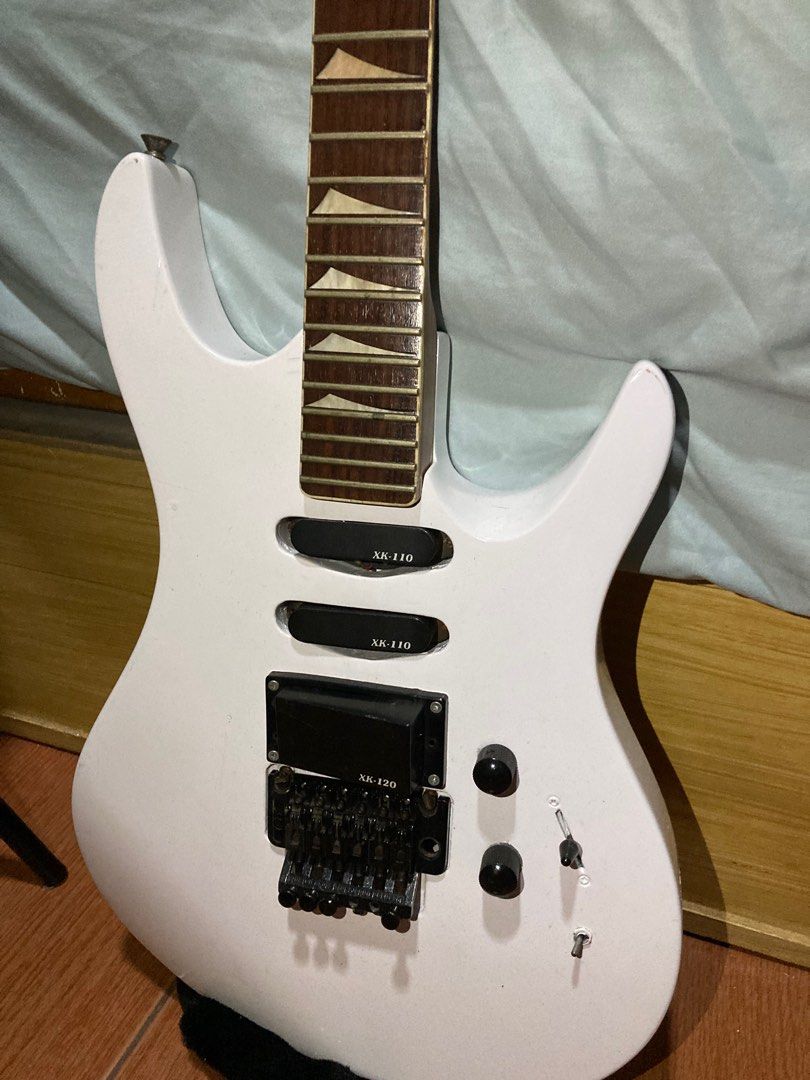 Gtx 33 Guitar, Hobbies & Toys, Music & Media, Musical Instruments on ...