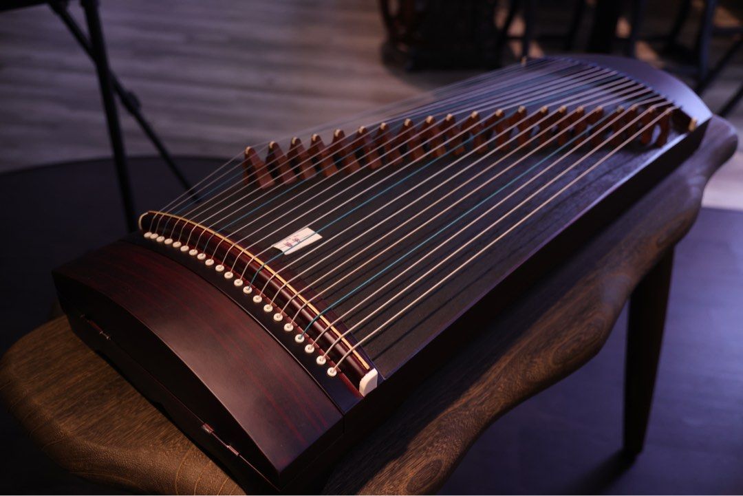 Guzheng small mini guzhen gu zheng, Hobbies & Toys, Music & Media ...