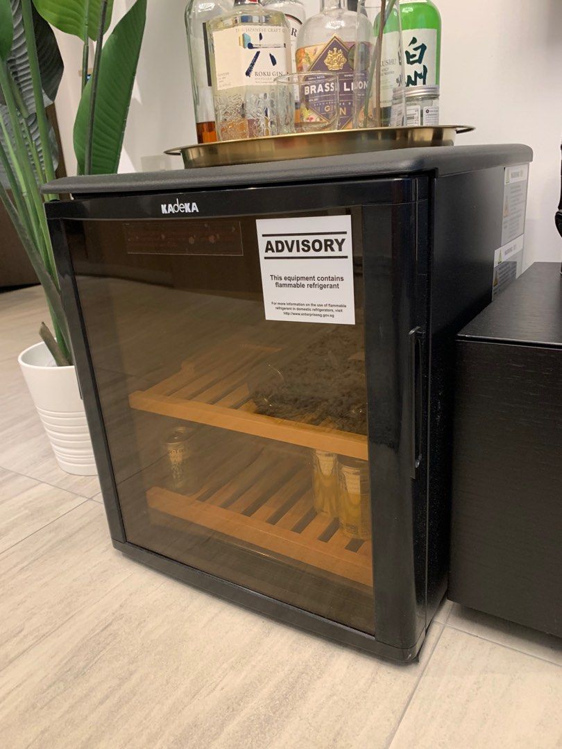 Kadeka Wine Chiller KSJ115EW, TV & Home Appliances, Kitchen Appliances ...