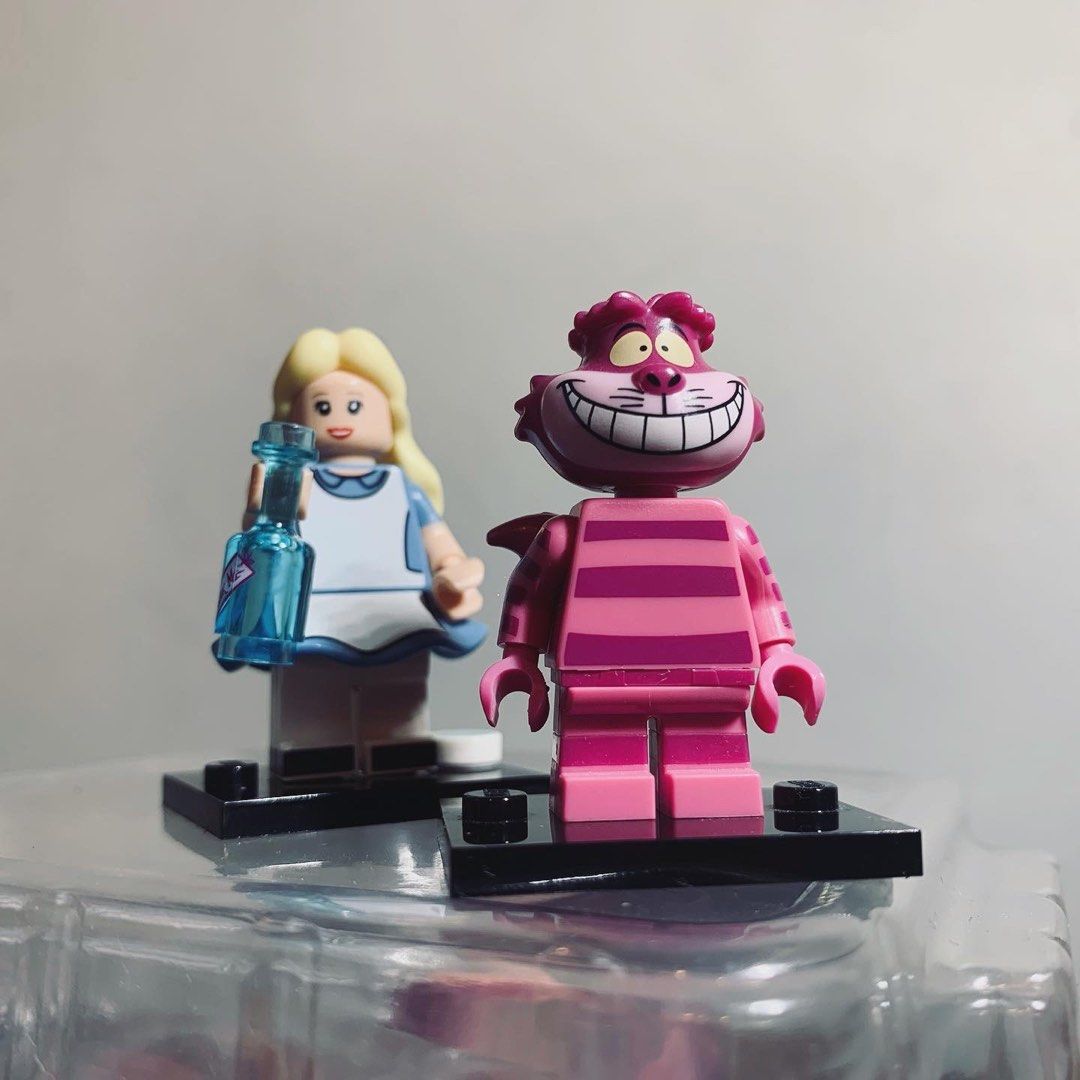 LEGO x Disney Alice in wonderland 愛麗絲夢遊仙境 愛麗絲 &妙妙貓 組, 玩具, 公仔在旋轉拍賣