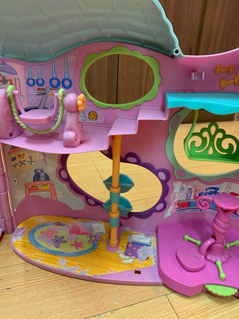 Littlest Pet Shop (LPS) Tail Waggin Fitness Club House, Hobbies & Toys ...