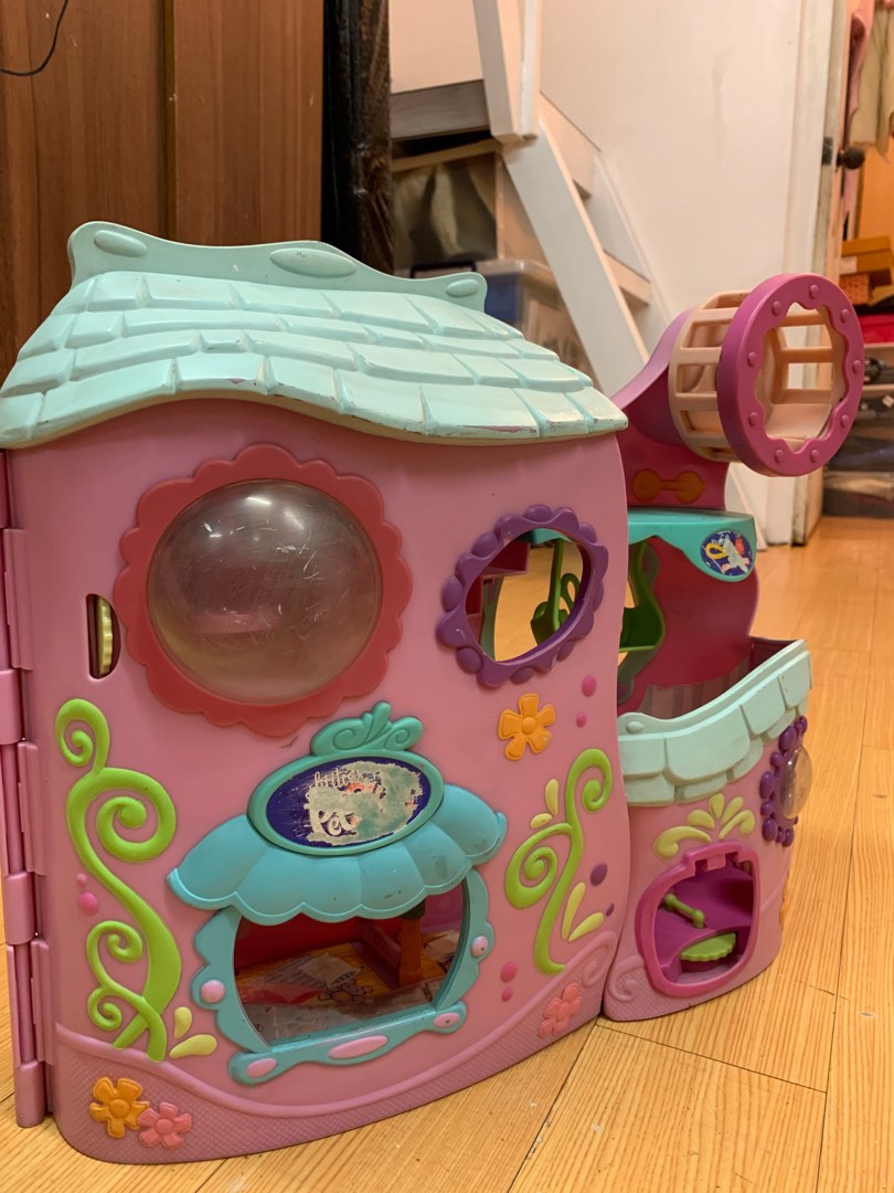 Littlest Pet Shop (LPS) Tail Waggin Fitness Club House, Hobbies & Toys ...