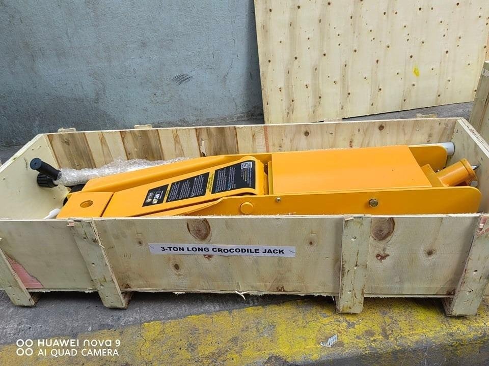 Long Bed Crocodile Jack, Commercial & Industrial, Industrial Equipment ...