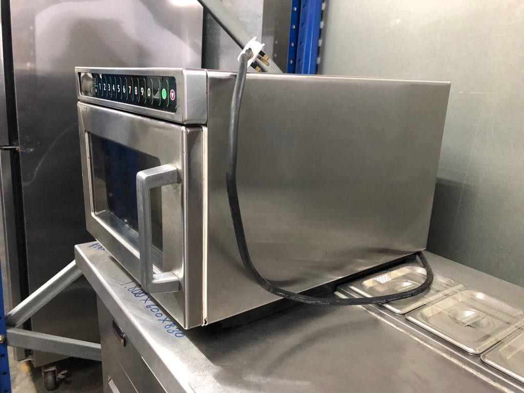 Menumaster DEC18MU Commercial Microwave, TV & Home Appliances, Kitchen ...