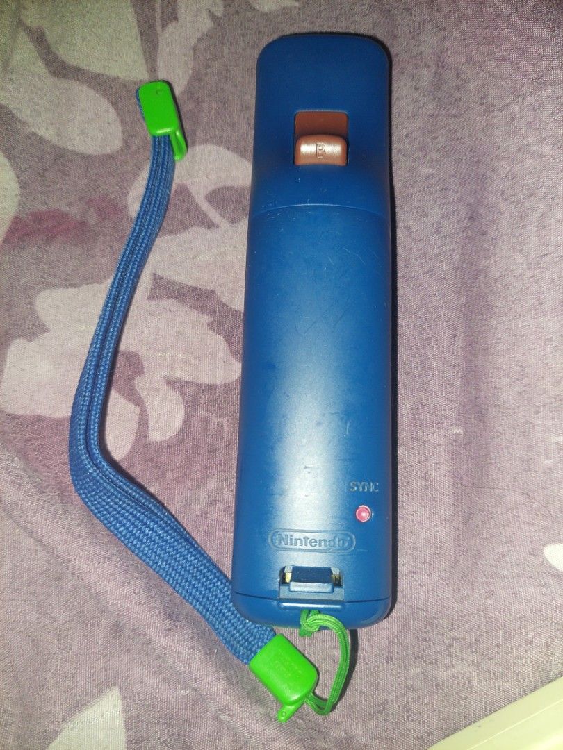Nintendo wiimote luigi edition, Video Gaming, Gaming Accessories ...