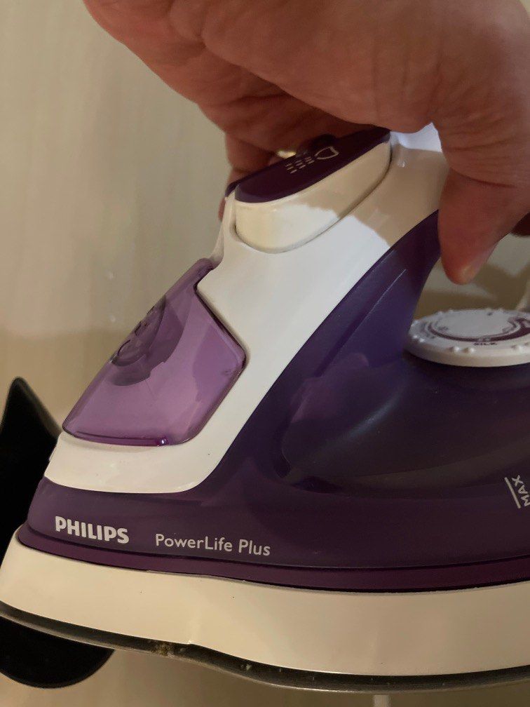 Phillips Steam Iron, TV & Home Appliances, Irons & Steamers on Carousell