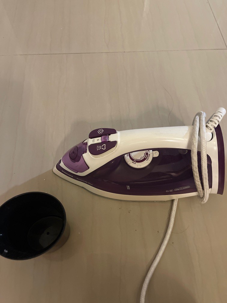 Phillips Steam Iron, TV & Home Appliances, Irons & Steamers on Carousell