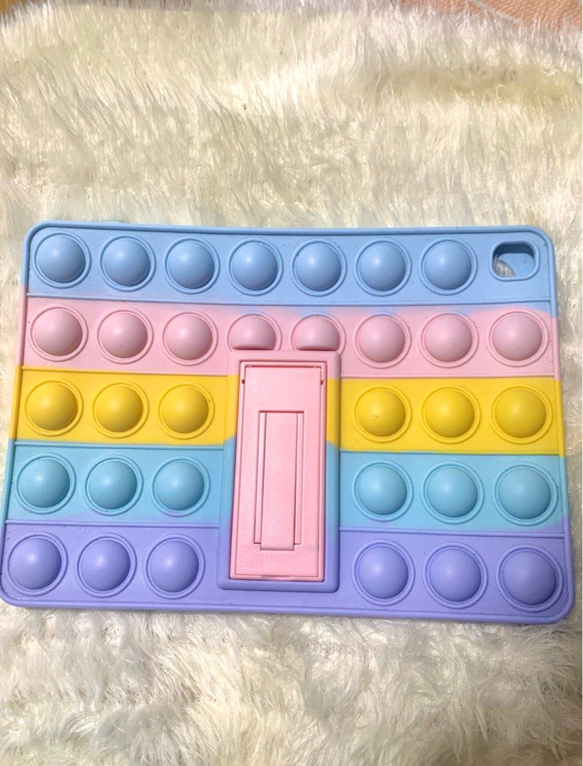 Pre-Loved Ipad(6th Gen) pop it fidget toy phone case, Mobile Phones ...