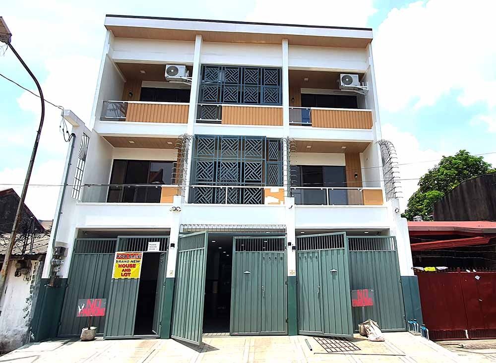 3 Bedroom House and Lot in Project 2 Cubao Quezon Townhouse City nr ...