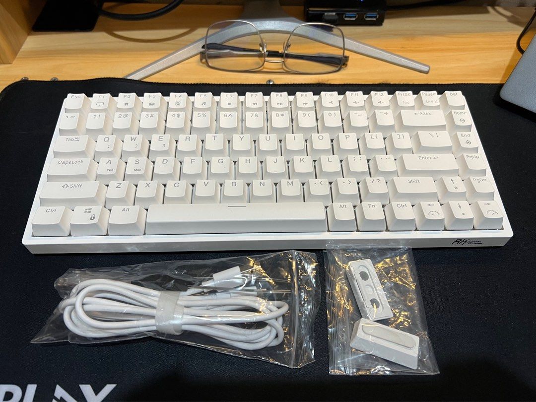 Royal Kludge RK84 White, Computers & Tech, Parts & Accessories ...
