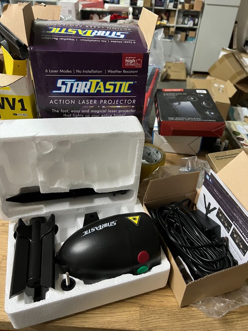 StarTastic Holiday Light Show Action Laser Light Projector As Seen On ...