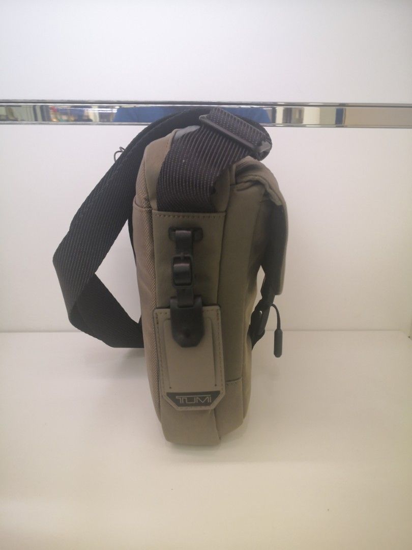 Tumi Alpha Bravo Junior Cross Body Bag 21,000, Men's Fashion, Bags ...