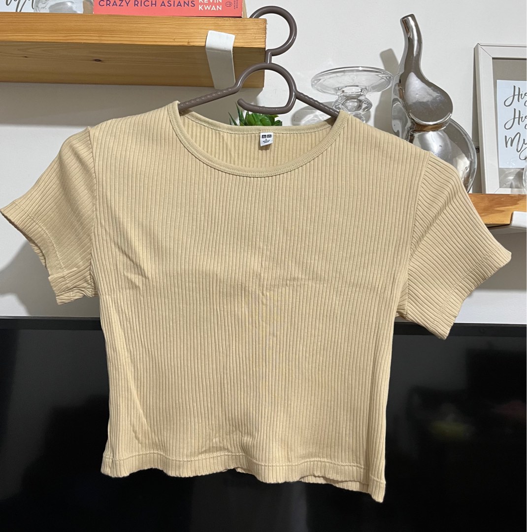 Uniqlo Cropped Top, Women's Fashion, Tops, Blouses on Carousell