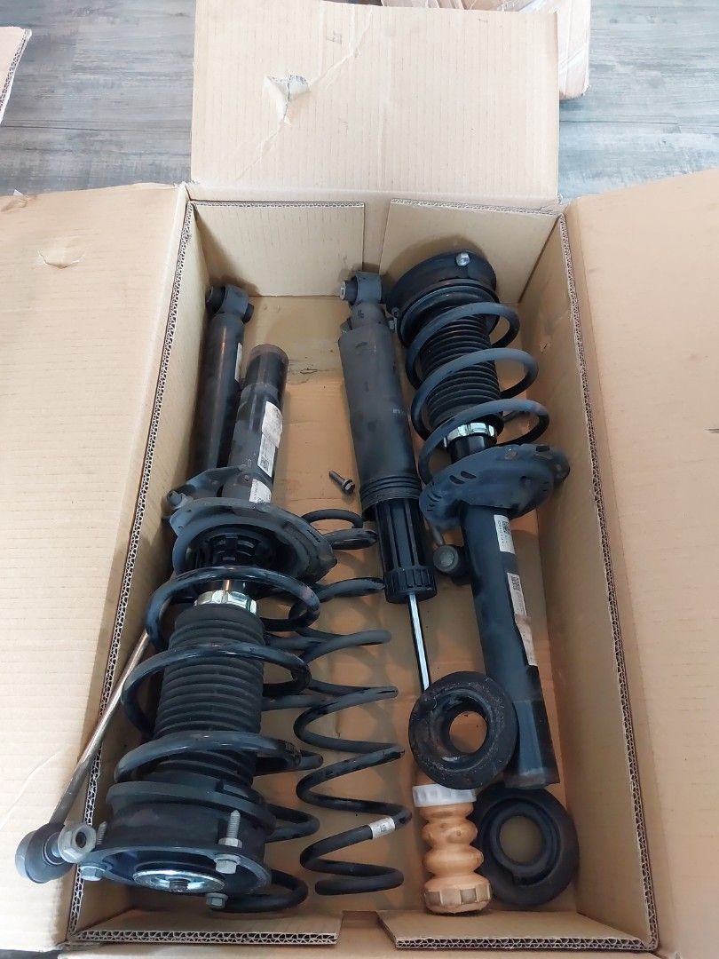 Volkswagen Golf MK7 1.4 Stock suspension, Car Accessories, Accessories ...