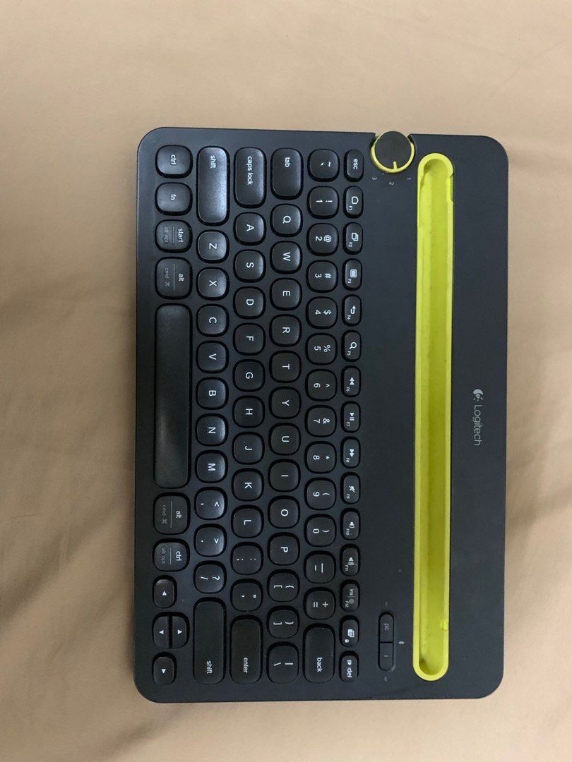 Wireless Keyboard, Computers & Tech, Parts & Accessories, Computer Keyboard on Carousell