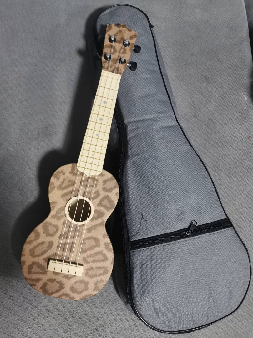 Woodi Soprano ukulele 21" Animal design With bag, Hobbies & Toys, Music ...
