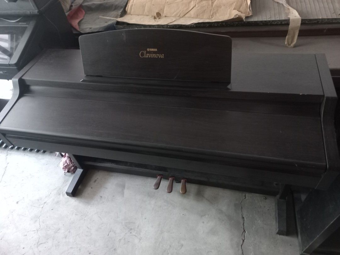 Yamaha Clavinova CLP-820 Weighted 88-Key Digital Piano, Hobbies & Toys ...