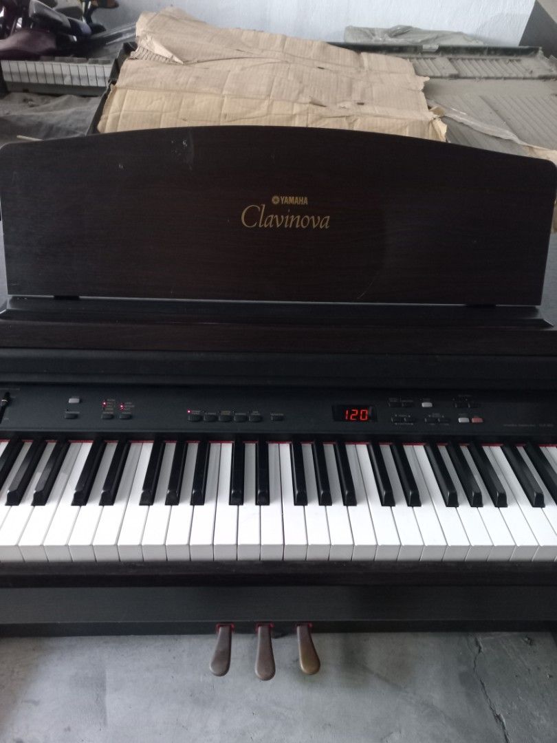 Yamaha Clavinova CLP-820 Weighted 88-Key Digital Piano, Hobbies & Toys ...