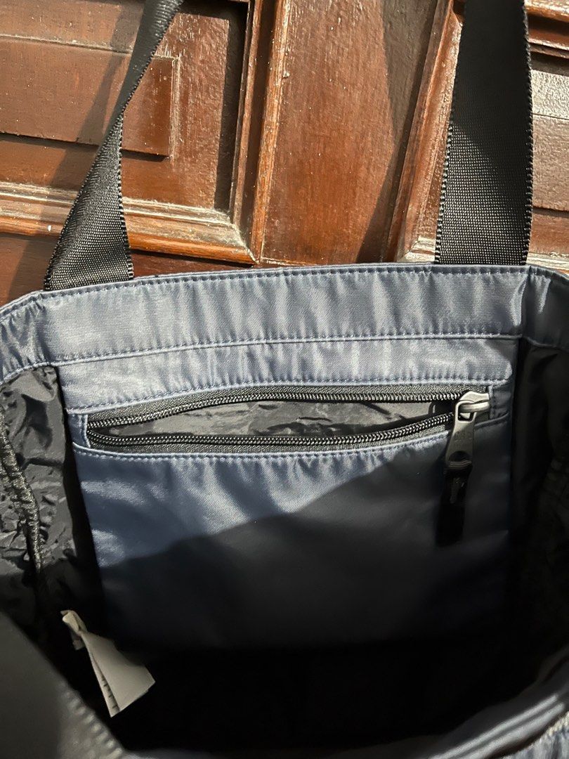 2 pc Gap Nylon Tote Bags, Women's Fashion, Bags & Wallets, Tote Bags on Carousell