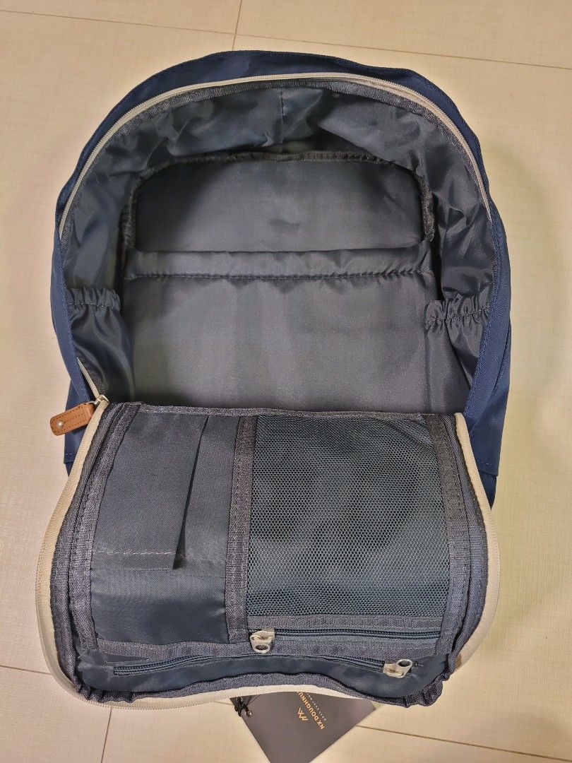 (全新) Doughnut backpack (象牙寶藍) 書包 背囊, 女裝, 手袋及銀包, 背囊 - Carousell