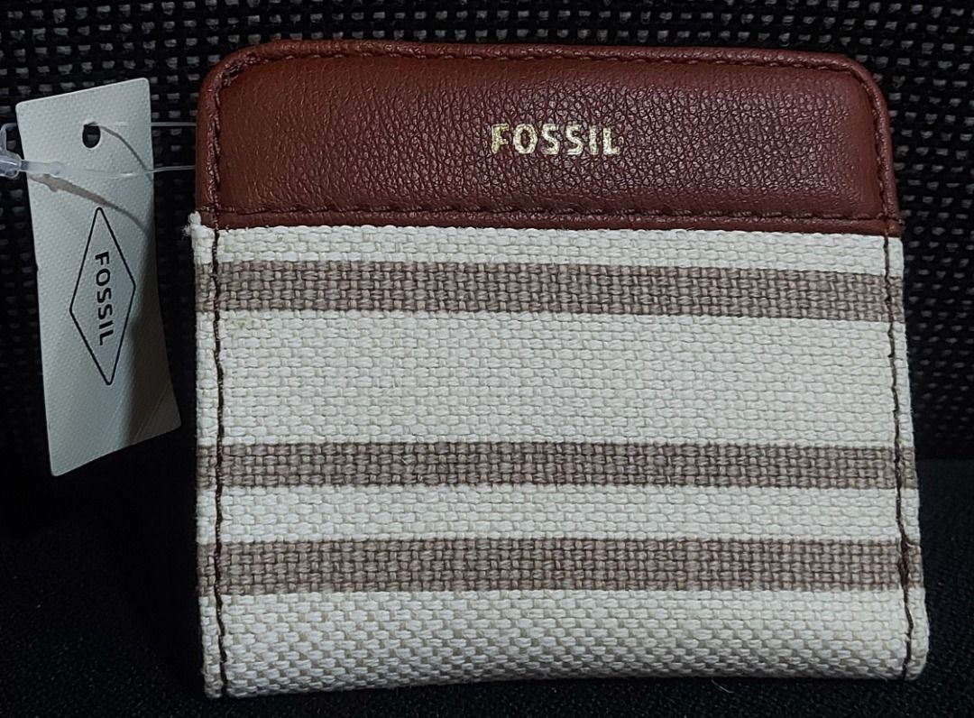 Brand New Fossil card wallet, Women's Fashion, Bags & Wallets, Wallets ...