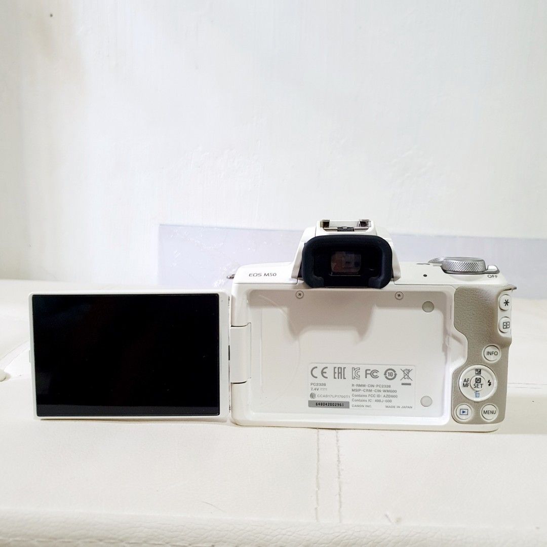 Canon Eos M50 White, Photography, Cameras on Carousell