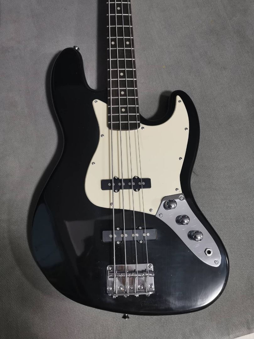 Cliffton JAZZ BASS guitar 4 string Black, Hobbies & Toys, Music & Media ...