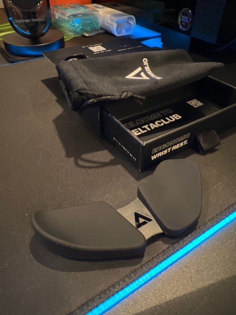 Deltahub ergonomic wrist rest caption 2.0, Computers & Tech, Parts ...