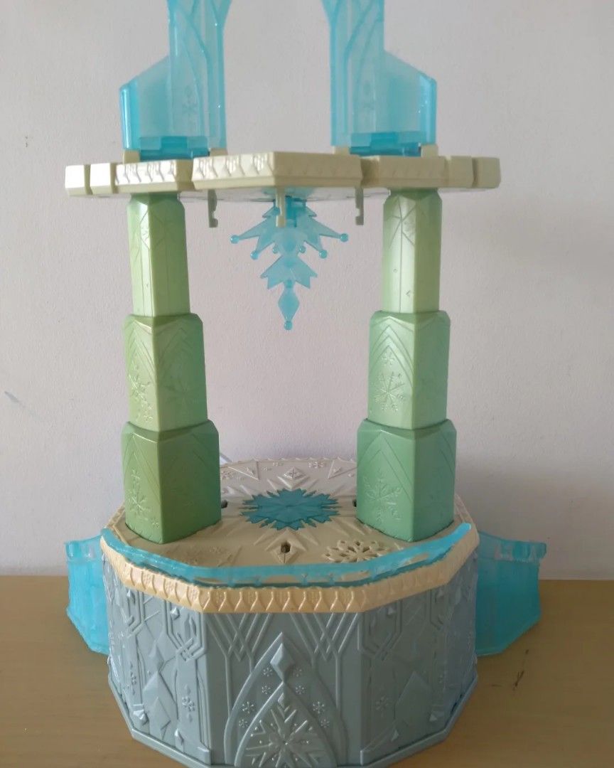 Disney Frozen Little Kingdom Elsa's Magical Rising Castle, Hobbies ...