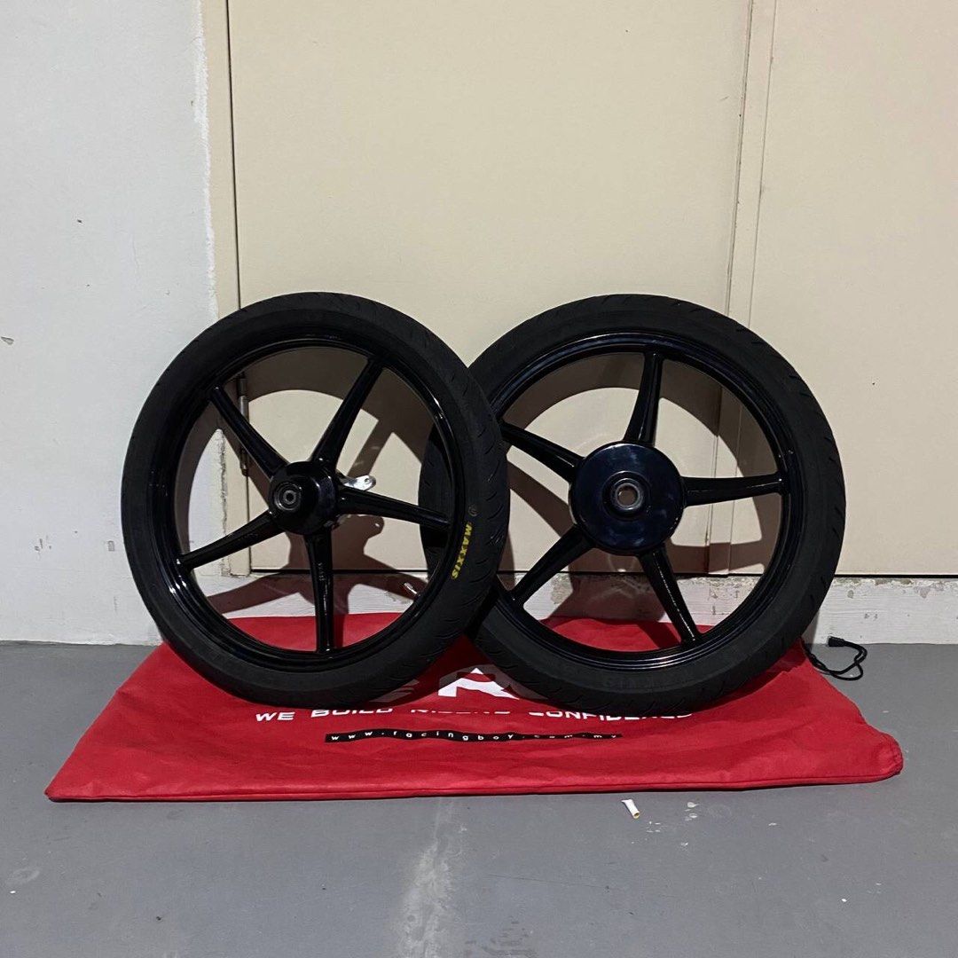 Enkei sp 17 inch Rim + Maxis tyres, Motorcycles, Motorcycle Accessories ...