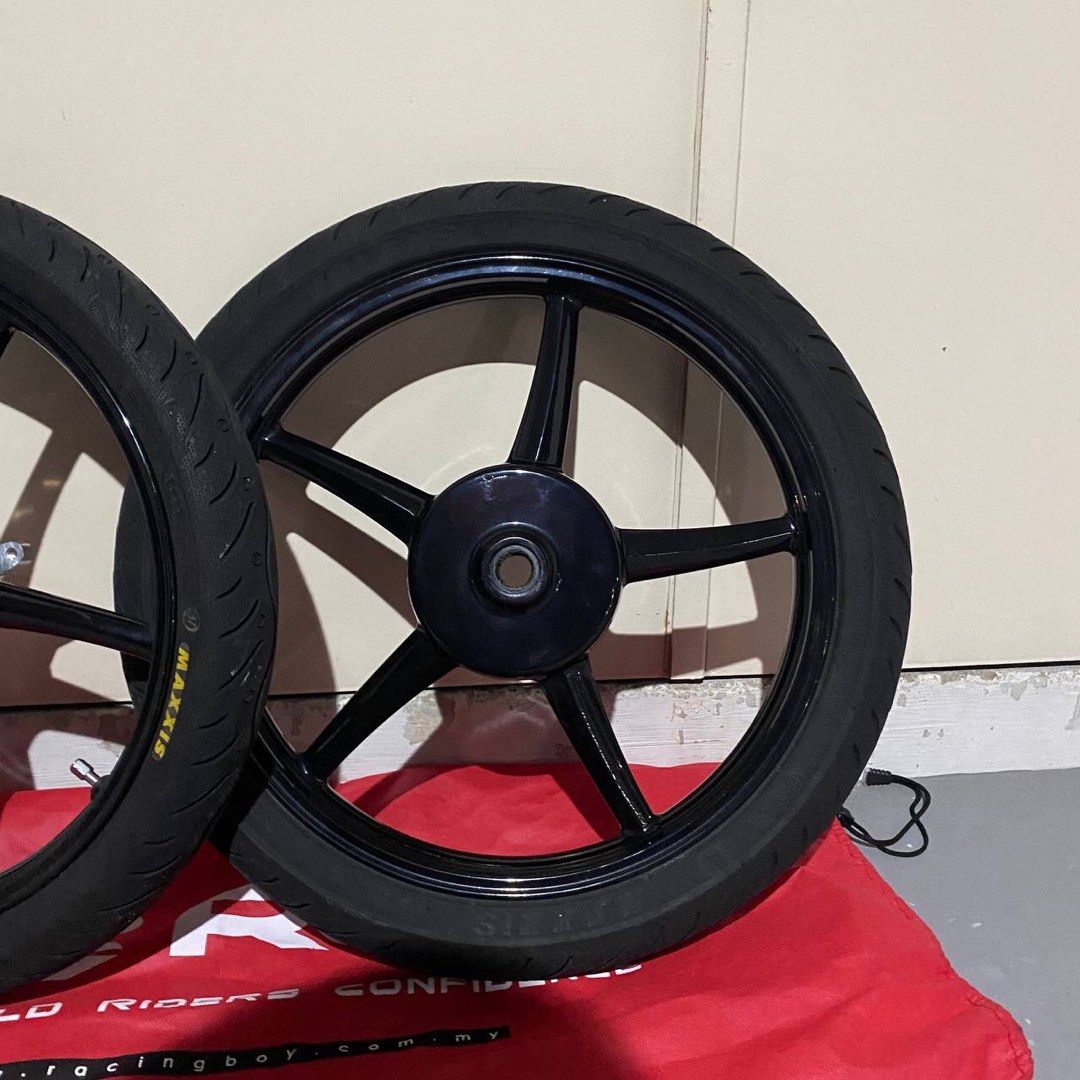 Enkei sp 17 inch Rim + Maxis tyres, Motorcycles, Motorcycle Accessories ...