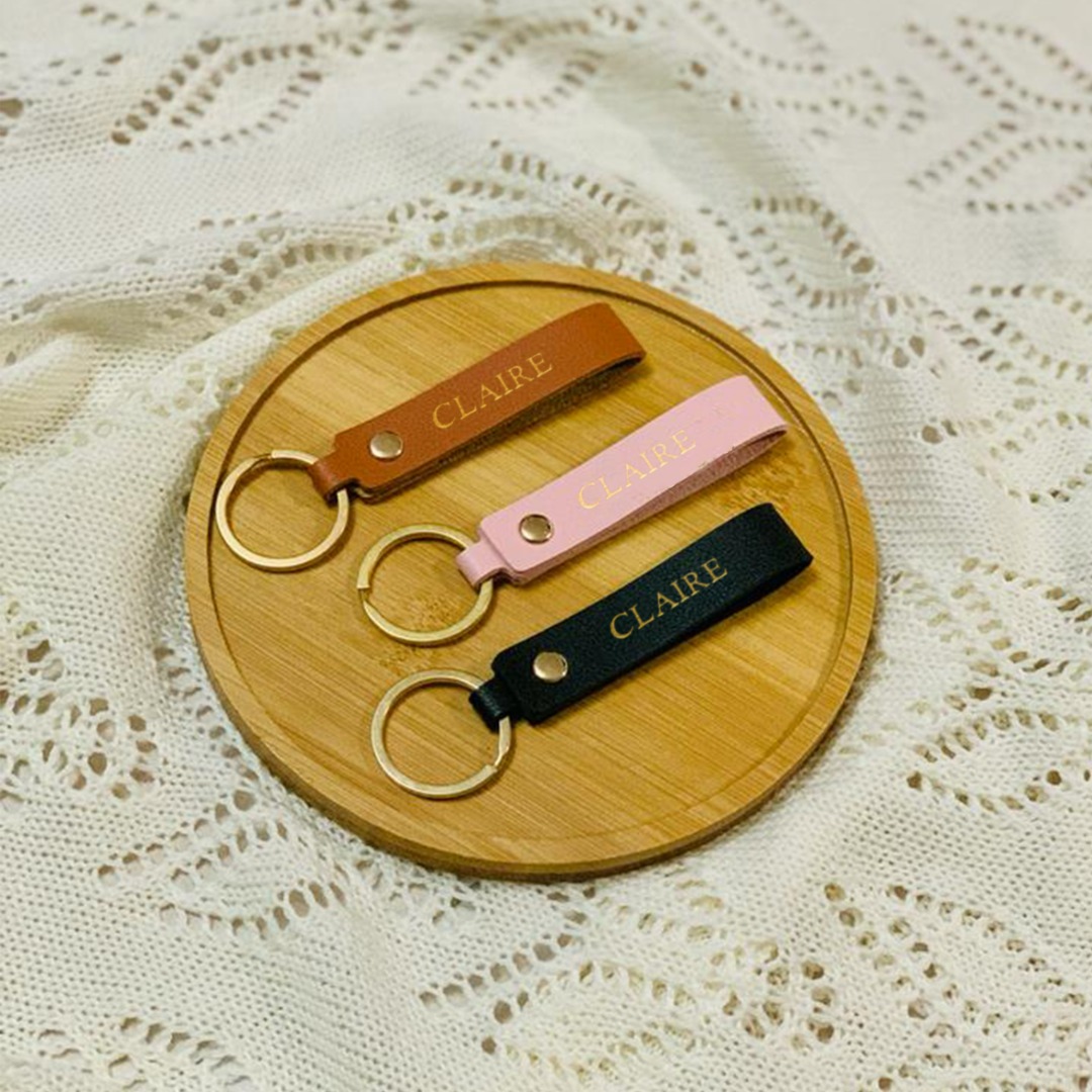 ETCHUALLY Clio Personalised Leather Keychain (Customised with Name ...