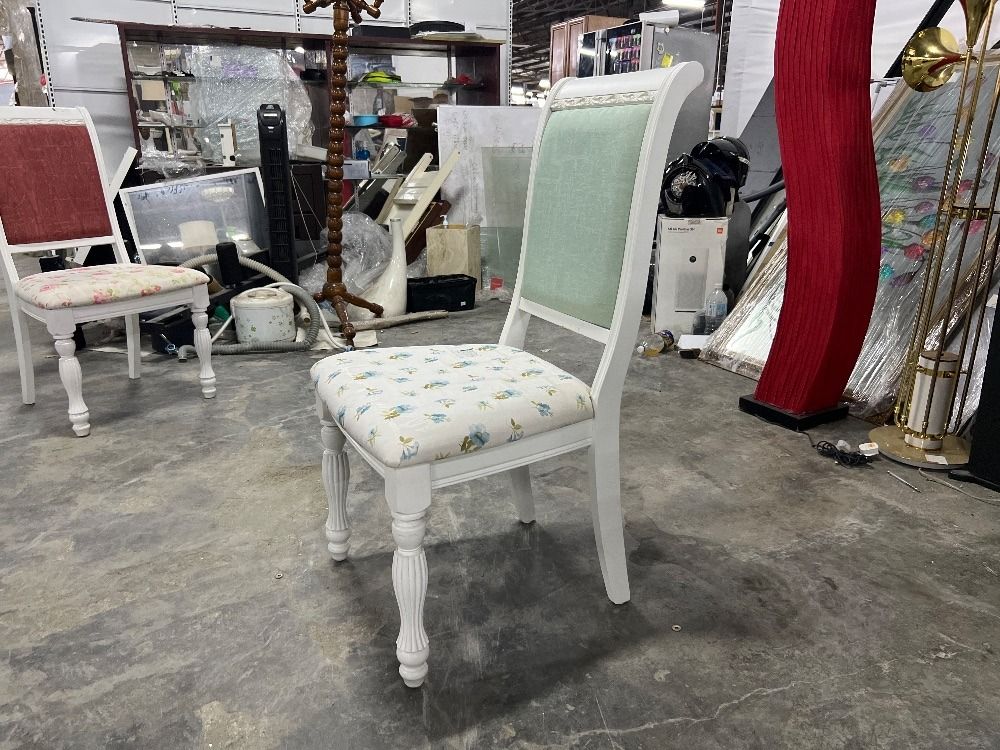 FELLA Design Bedroom Chair White Colour / Kerusi Bilik Tidur Rekaan ...
