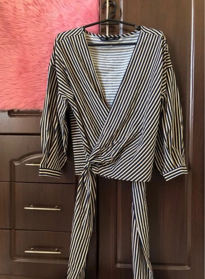 Forme Wrap Top, Women's Fashion, Tops, Blouses on Carousell