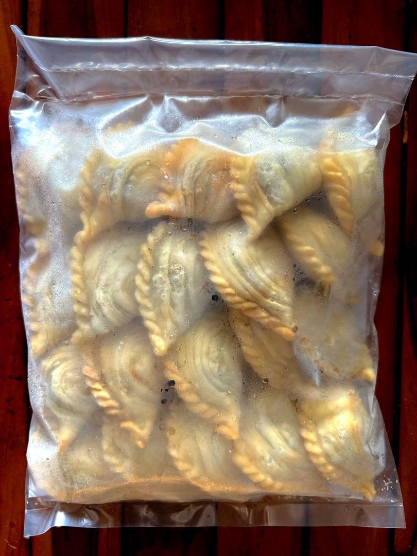 INSTOCK FROZEN Karipap Pusar, Food & Drinks, Chilled & Frozen Food on ...