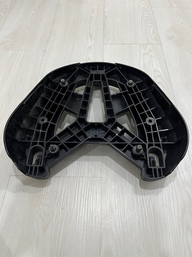 GIVI M7 Monokey Baseplate, Motorcycles, Motorcycle Accessories on Carousell