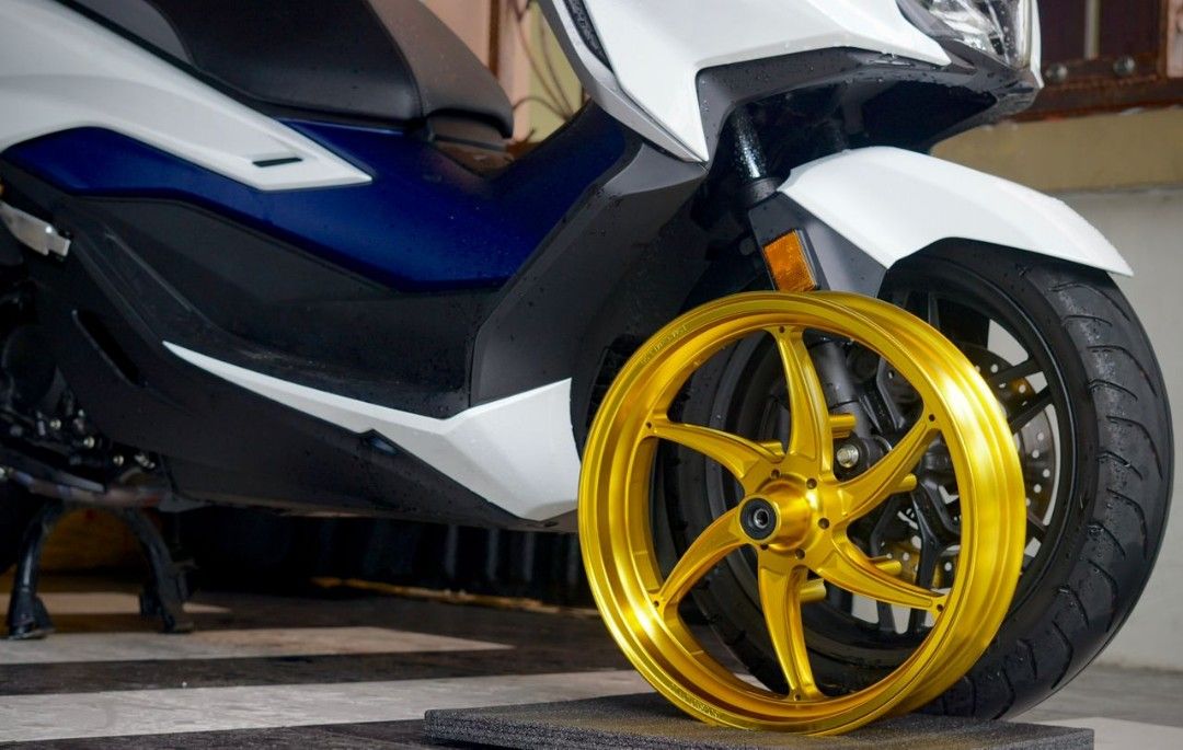Honda Forza 350 CNC rim Gold, Motorcycles, Motorcycle Accessories on ...