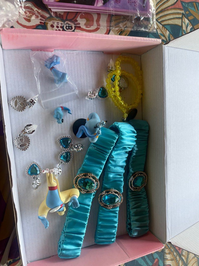 Jasmine/Aladdin party supply, Hobbies & Toys, Stationery & Craft ...