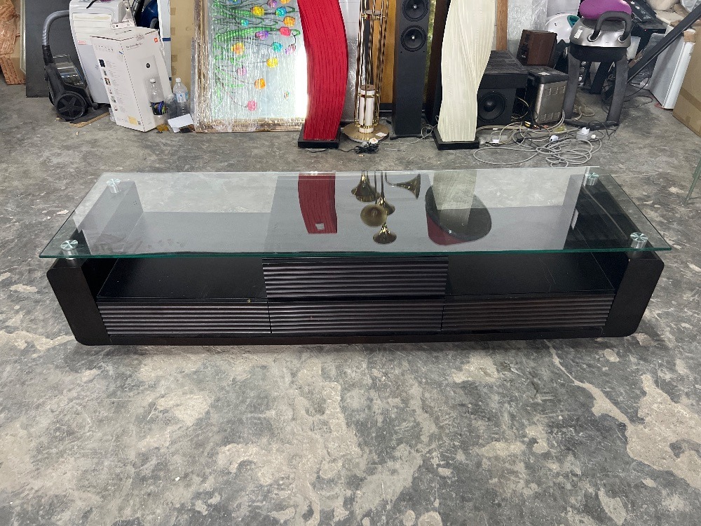 LORENZO 6.5 ft Wooden Glass Top TV Bench / LORENZO 6.5 kaki Bangku TV ...